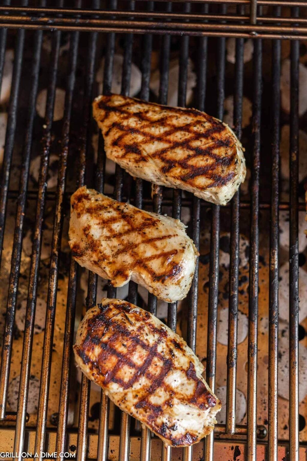 Grilled Lemon Pepper Chicken - grillonadime.com