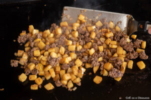 Blackstone Hamburger Hash Recipe - grillonadime.com