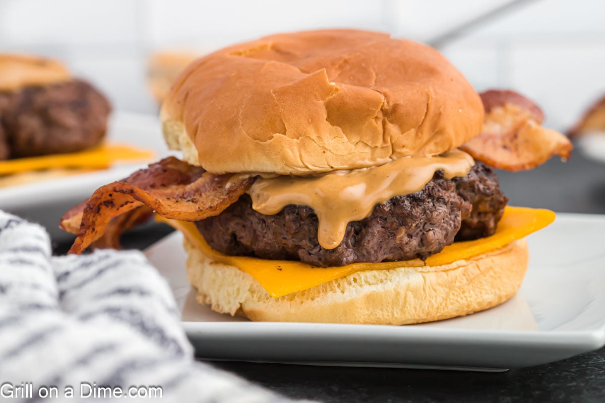 Peanut Butter Burger - grillonadime.com