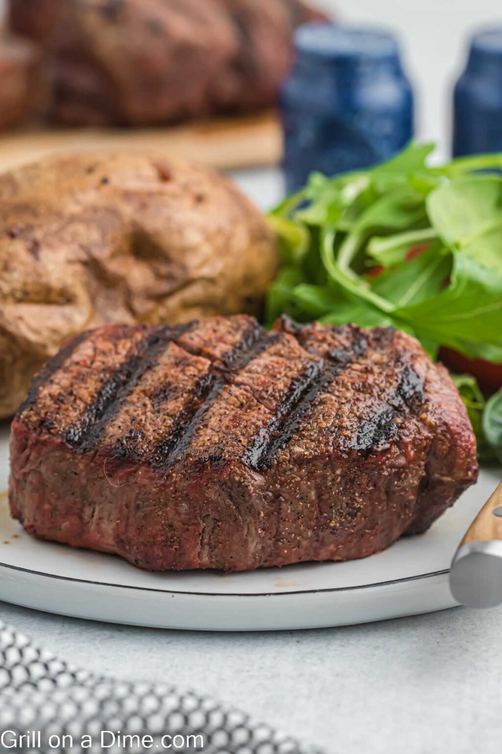 Grilled Filet Mignon - grillonadime.com