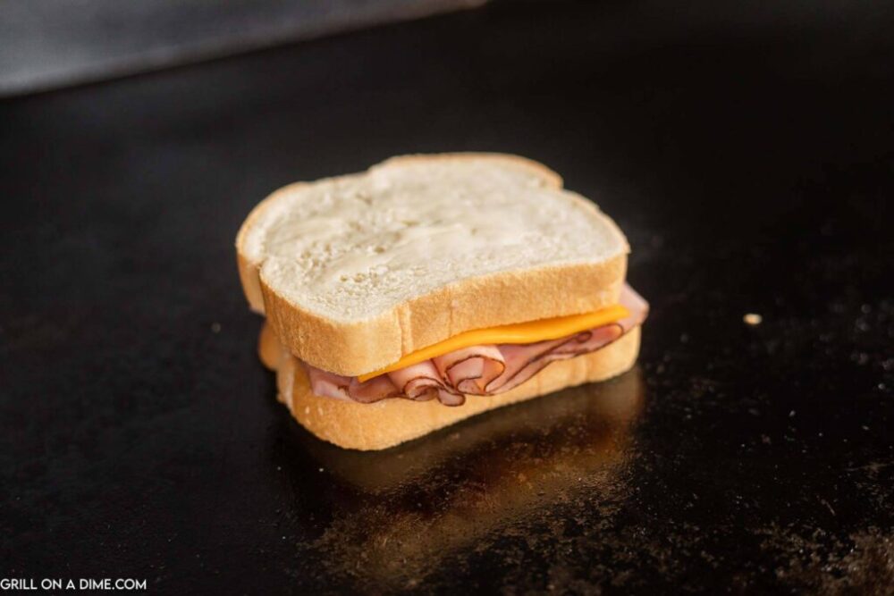 Blackstone Grilled Ham and Cheese Made Easy - grillonadime.com