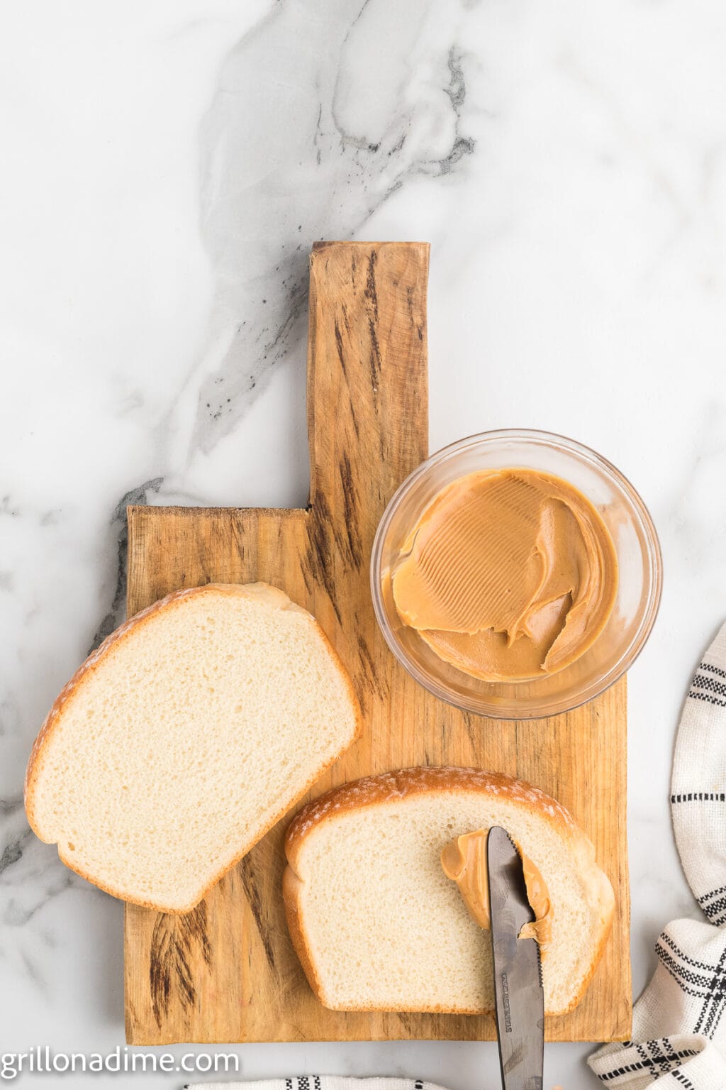 Grilled Peanut Butter and Jelly Sandwich Recipe - grillonadime.com