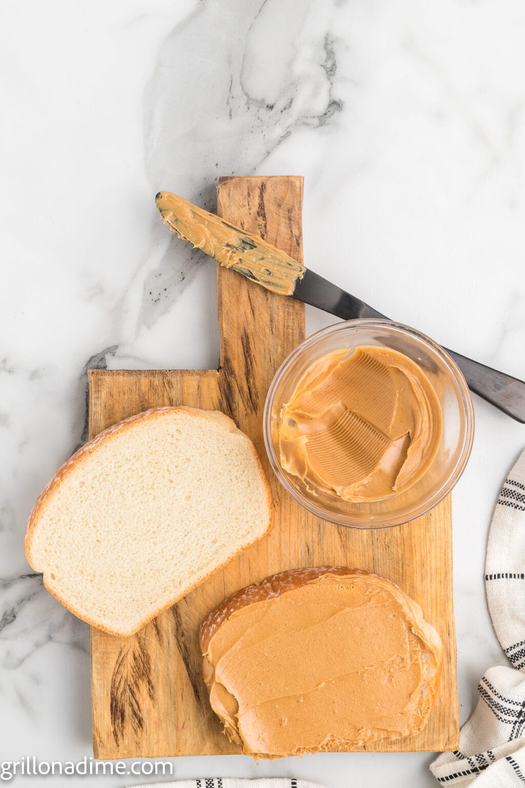 Grilled Peanut Butter and Jelly Sandwich Recipe - grillonadime.com