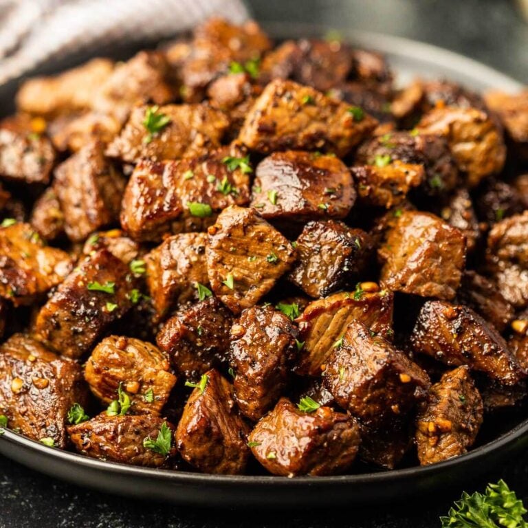 Blackstone Garlic Butter Steak Bites (Perfect Sear Every Time ...