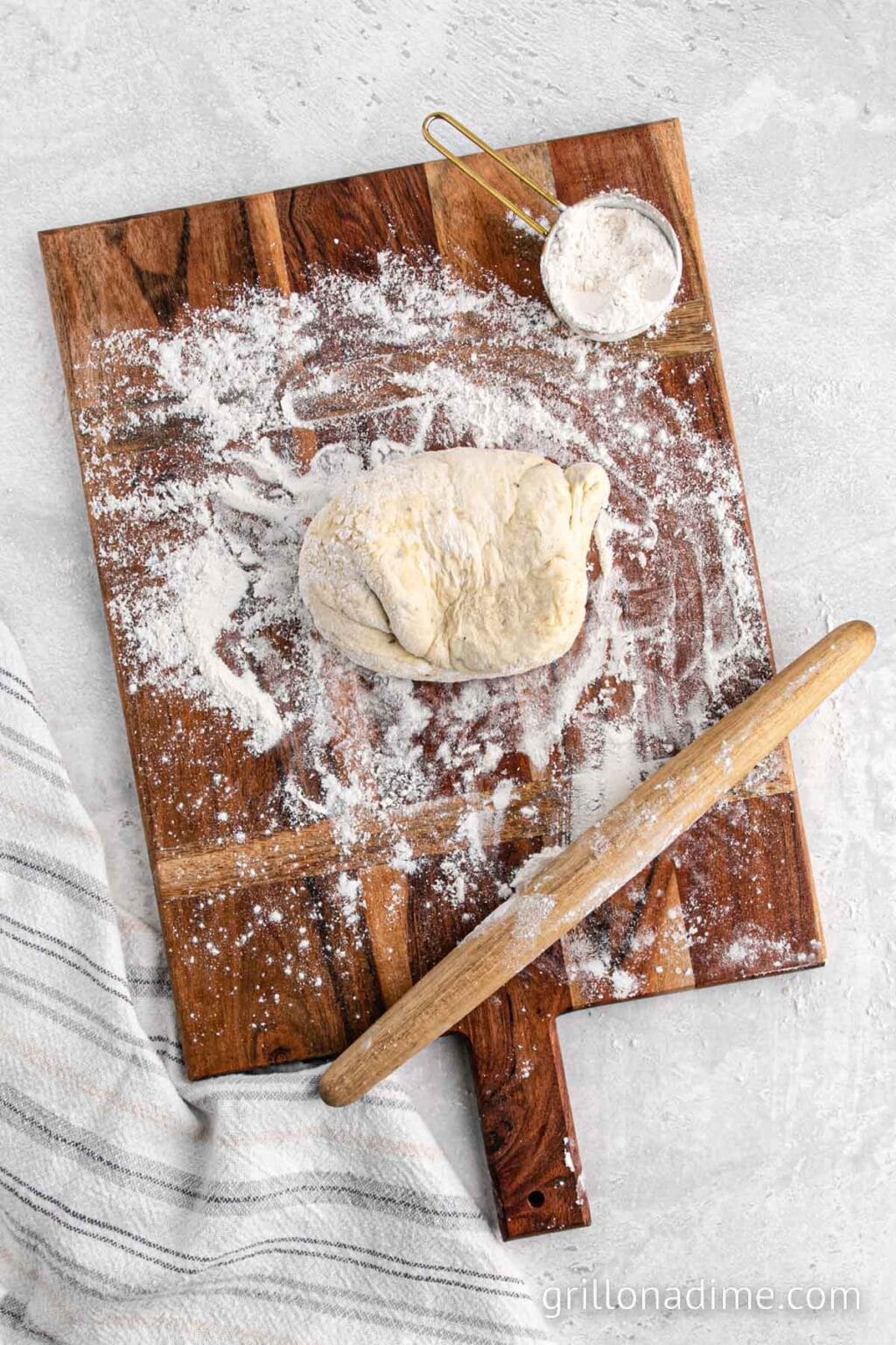 Grilled Pizza Dough - grillonadime.com