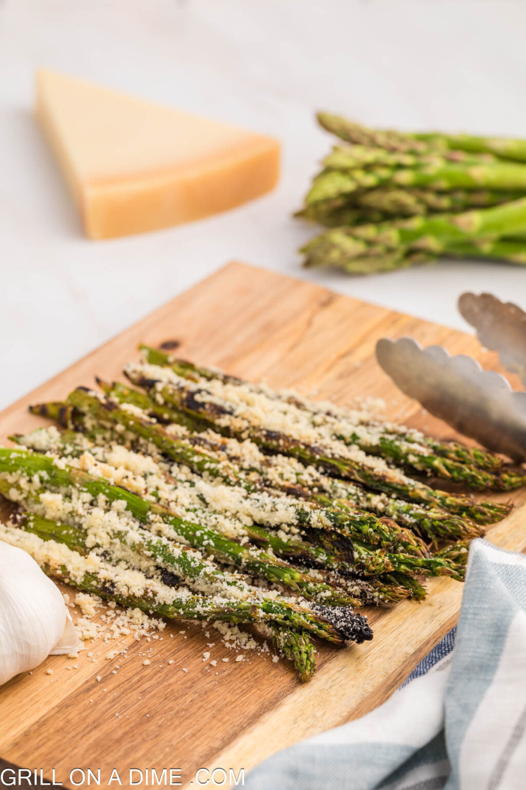 Grilled Parmesan Asparagus - grillonadime.com