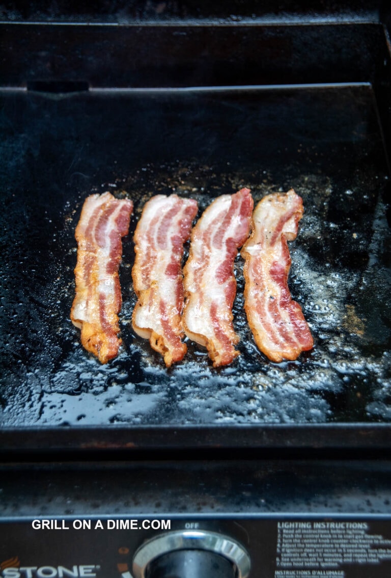 Blackstone Bacon Sandwich - grillonadime.com