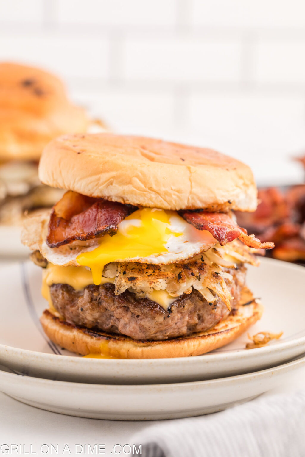 Blackstone Breakfast Burger Recipe - grillonadime.com
