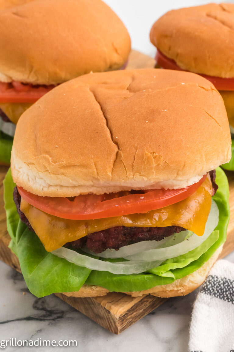Smoked Burger Recipe - grillonadime.com