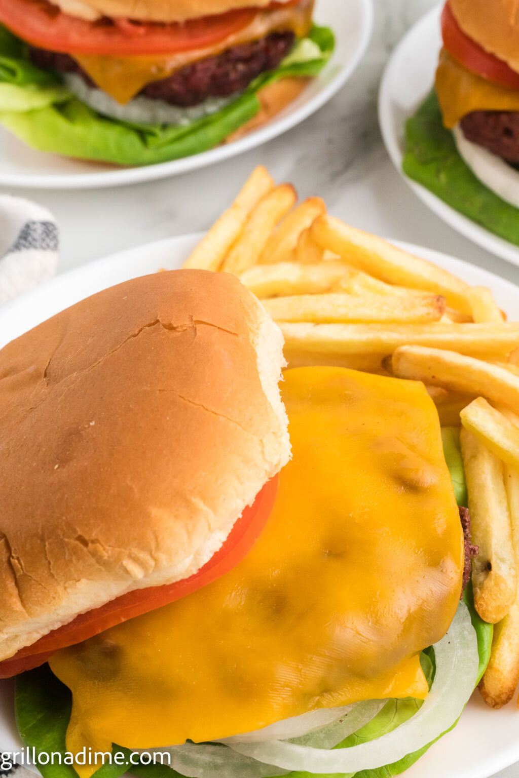 Smoked Burger Recipe - grillonadime.com