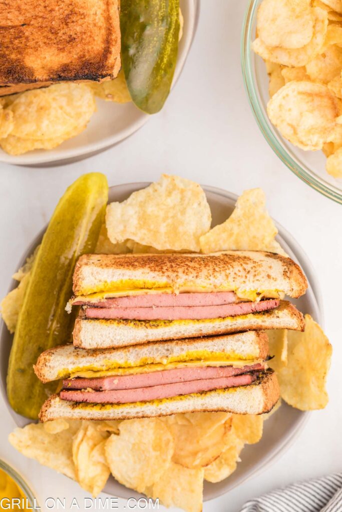 Fried Bologna Sandwich: A Quick Family Favorite - Grill on a Dime