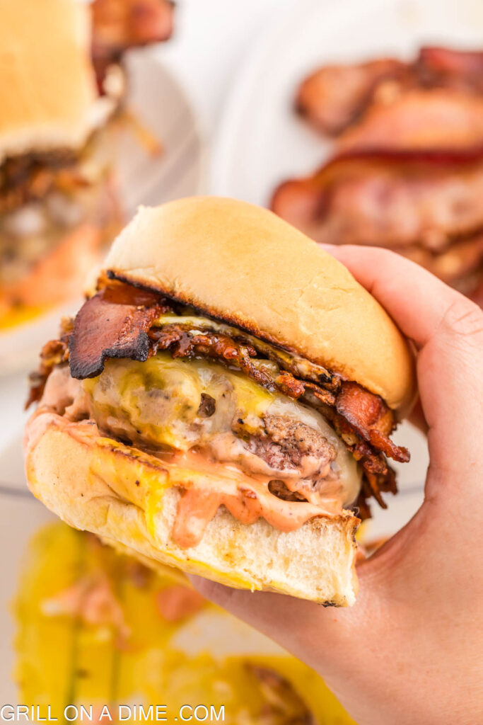 Blackstone Hangover Burger: Ultimate Morning Delight - grillonadime.com