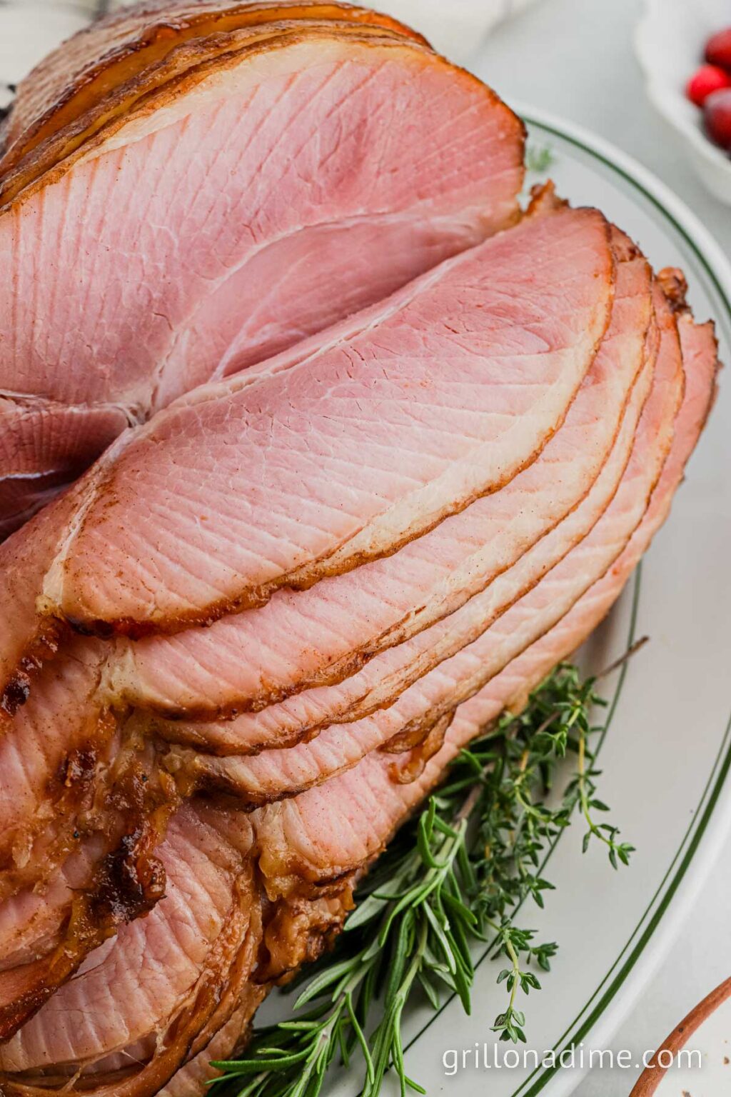 Grilled Spiral Ham - grillonadime.com