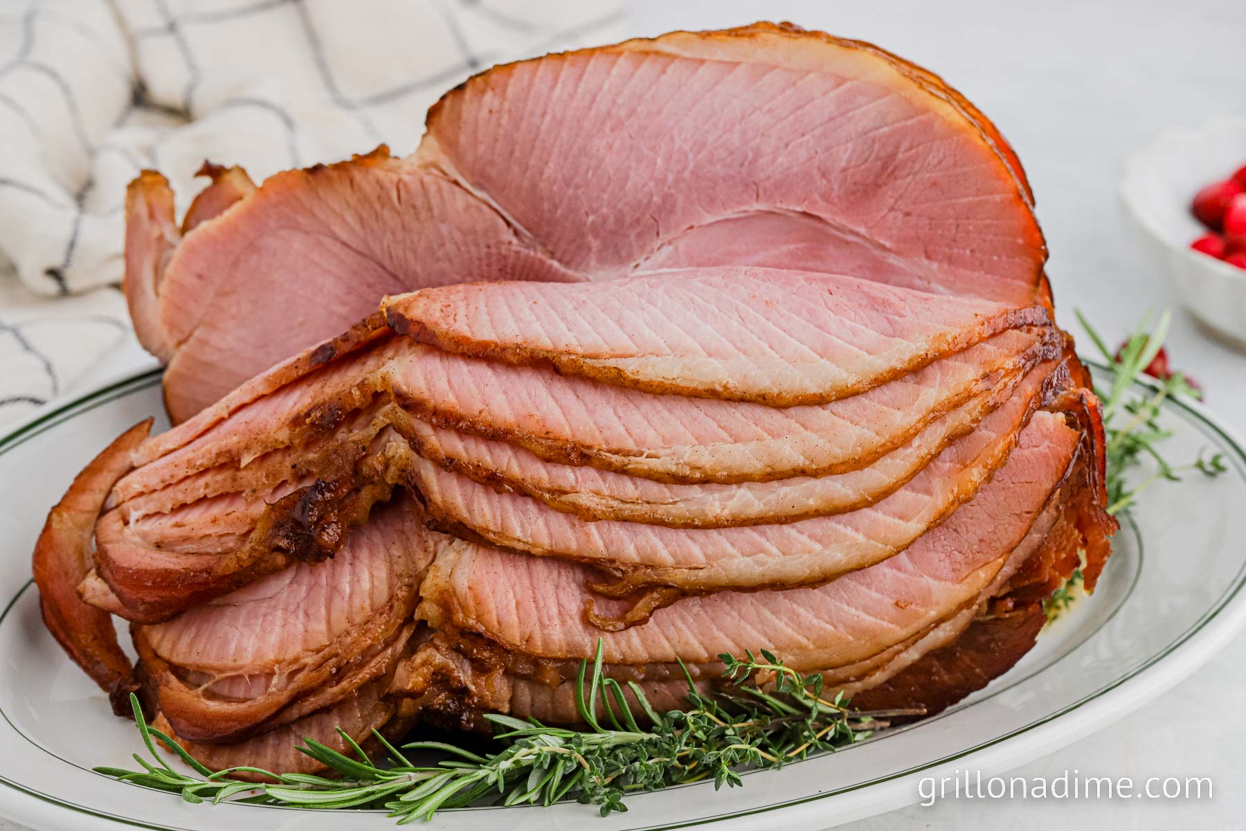 Grilled Spiral Ham - grillonadime.com