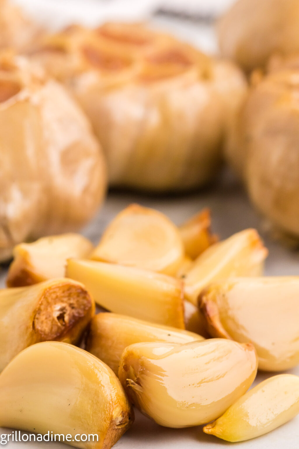 Smoked Garlic - grillonadime.com