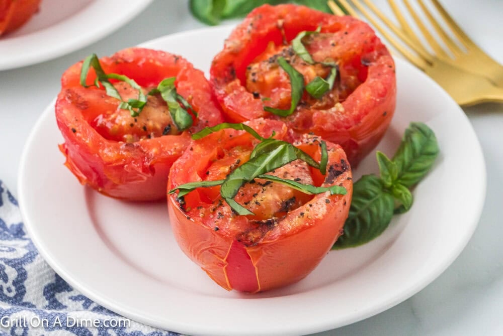 Grilled Tomatoes Recipe: Simple and Delicious Side - grillonadime.com