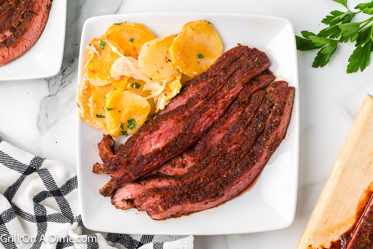 Smoked Flank Steak - grillonadime.com
