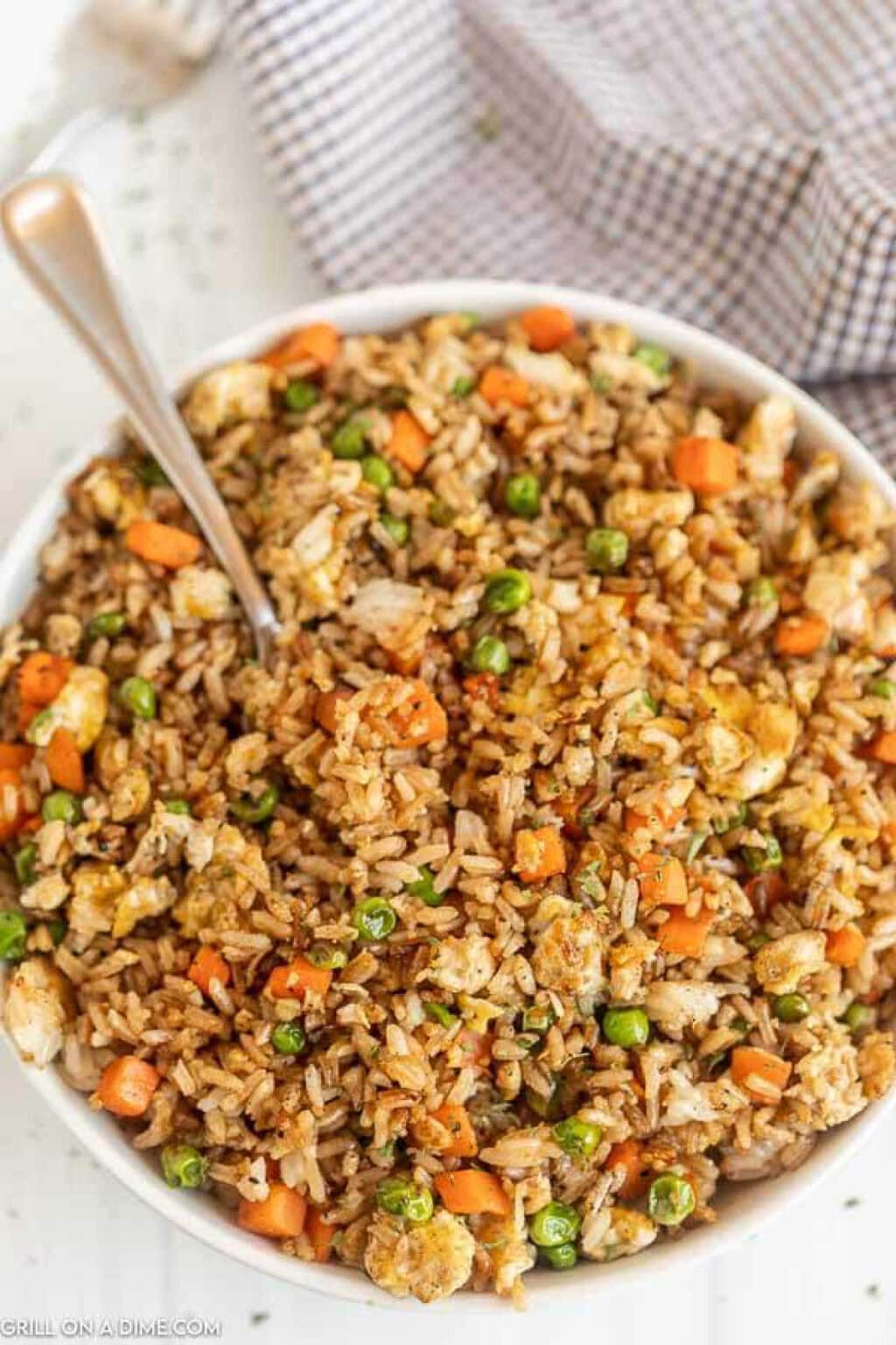 Blackstone Fried Rice Recipe - (& VIDEO!) grillonadime.com