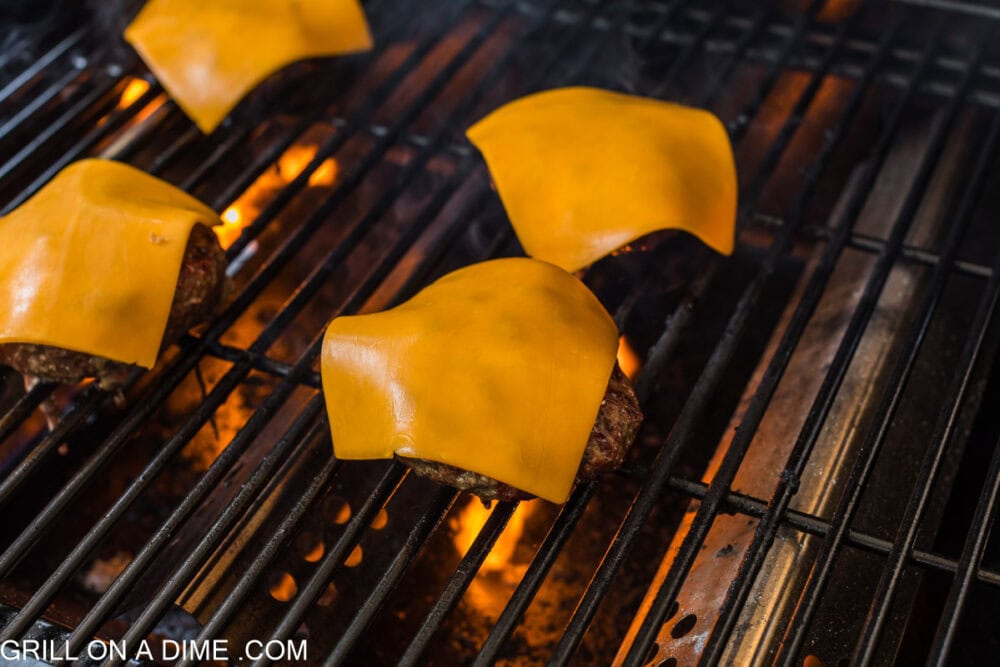 Cowboy Burger: Layered Deliciousness Awaits - grillonadime.com