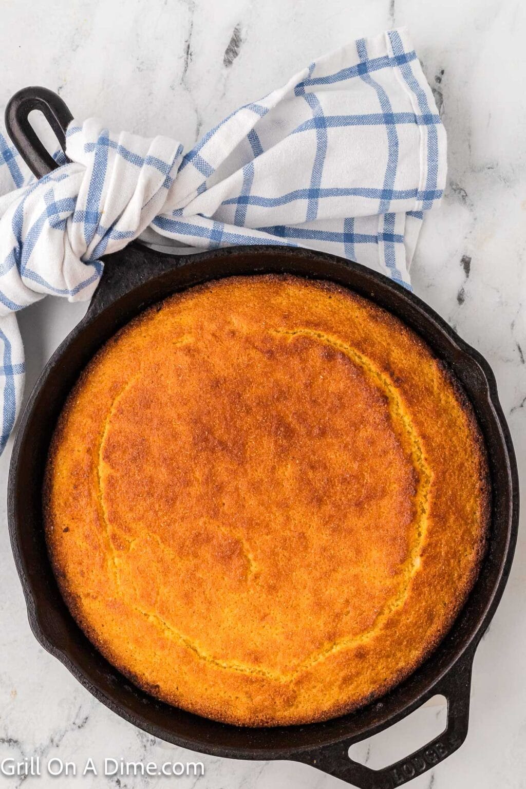 Cast Iron Skillet Cornbread - grillonadime.com