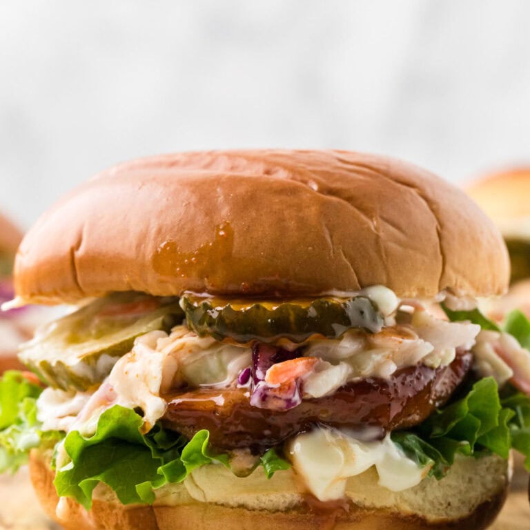 Grilled Hot Honey Chicken Sandwich - grillonadime.com