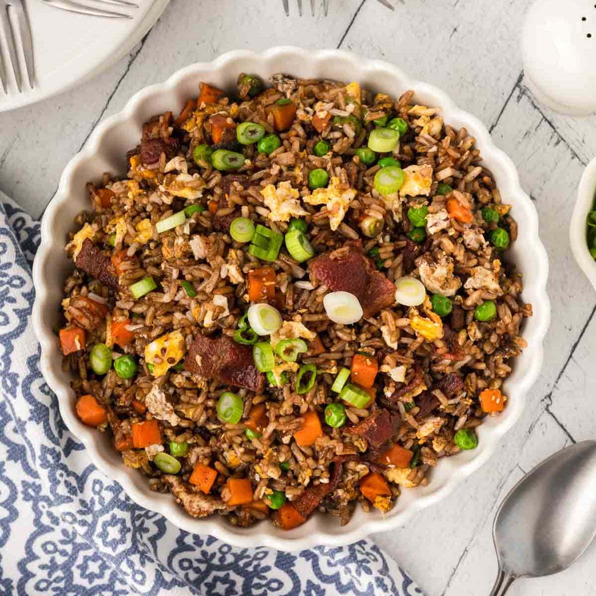 Blackstone Fried Rice Recipe - (& VIDEO!) grillonadime.com