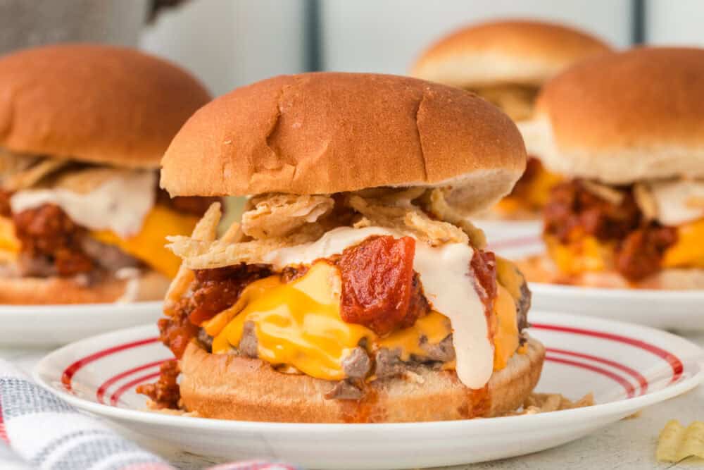 Chili Cheese Burger Recipe: A Flavor Explosion - grillonadime.com