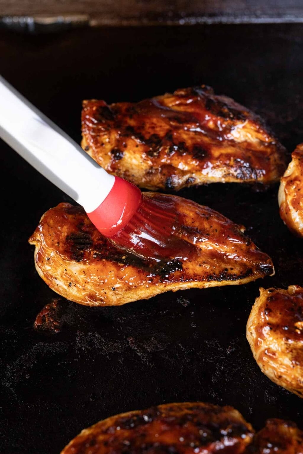 Blackstone BBQ Chicken Recipe for a Quick Meal - grillonadime.com