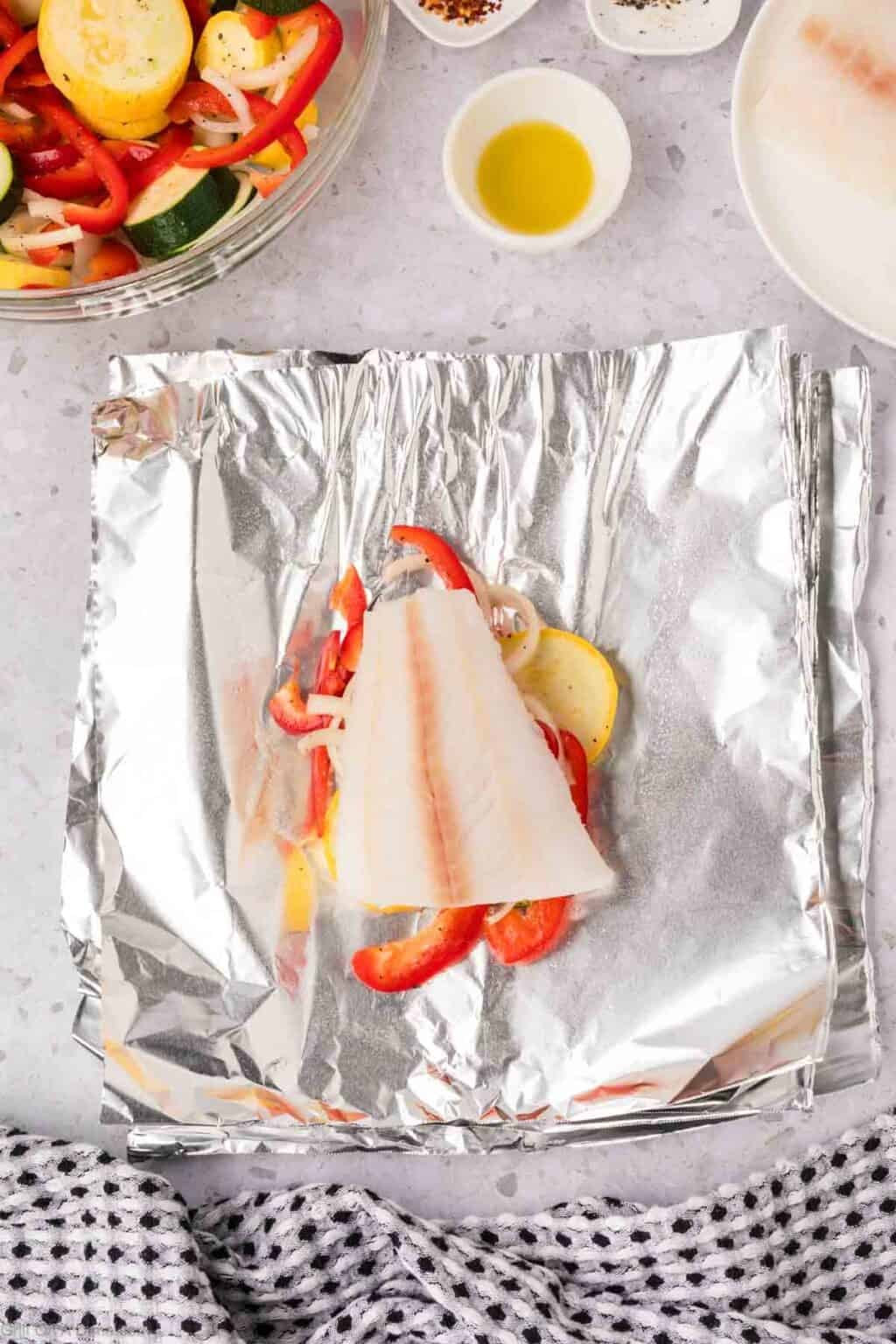 Fish Foil Packets: Easy and Healthy Dinner Idea - grillonadime.com